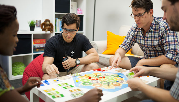 Social play in immersive gaming environments: Human-Computer ...