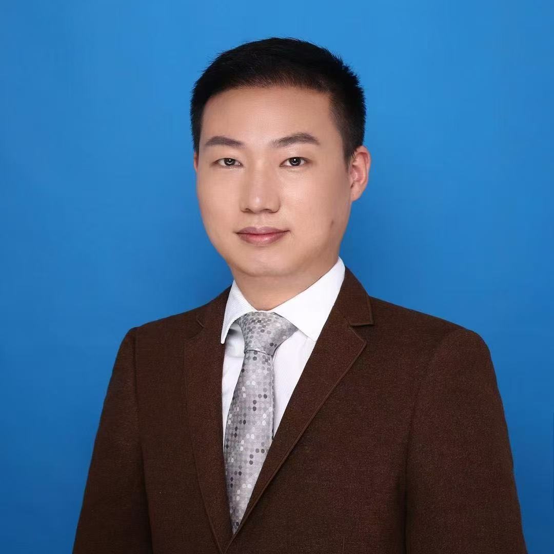 Licheng Zhang